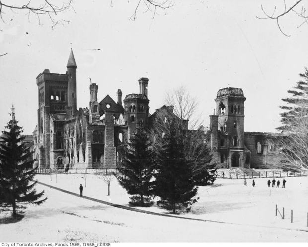 Spookytown! Haunted Toronto | Lizzie Violet